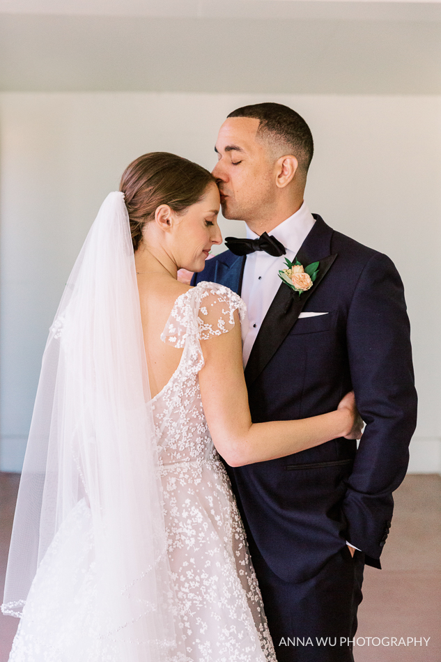 Emily & Josh | San Francisco Golden Gate Club Wedding - Anna Wu Photography
