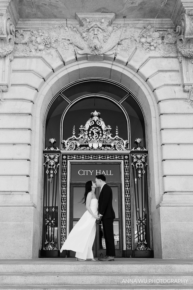 Jessica & Charles | San Francisco City Hall Wedding - Anna Wu Photography